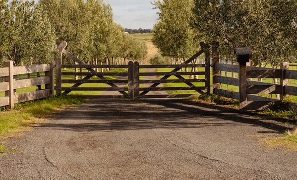 Wooden Gates in Wellington: Crafted Elegance for Your Property